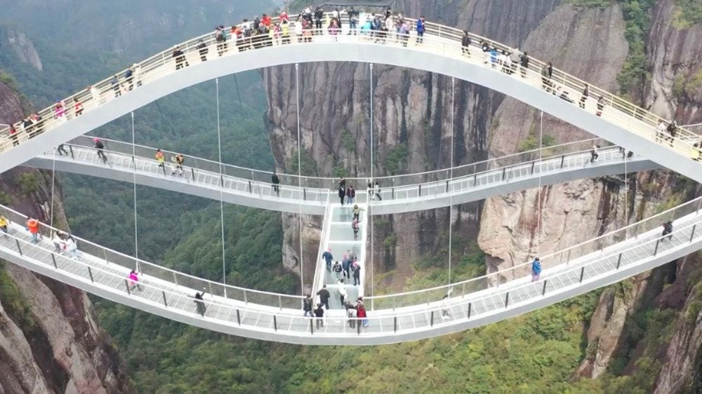 Vertigo-Inducing Bridge Now a Tourist Hotspot - Videos from The Weather ...