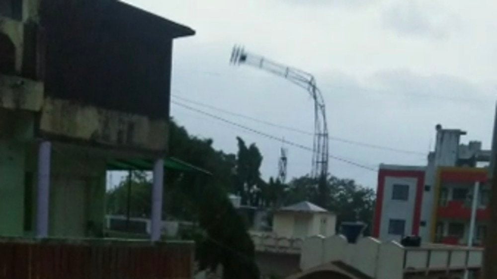 Cyclone Snaps Tower in Half With Ease - Videos from The Weather Channel