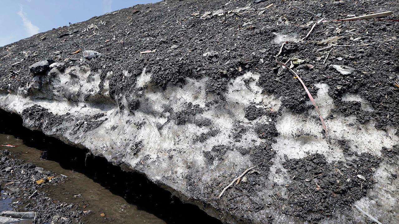 Boston Snow Pile, Left Over From Winter Storms, Still Hasn't Melted ...