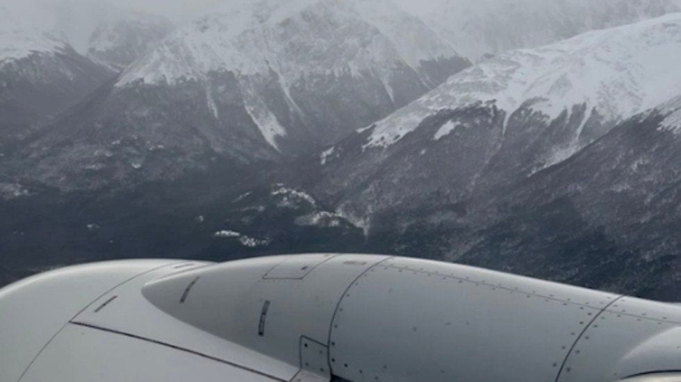 Passengers Cry Out as Violent Turbulence Shakes Plane - Videos from The ...