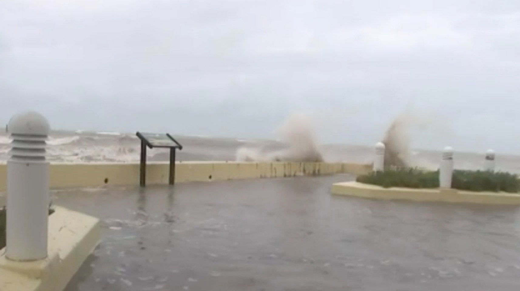 Hurricane Ian Bringing Big Waves To Key West - Videos from The Weather ...
