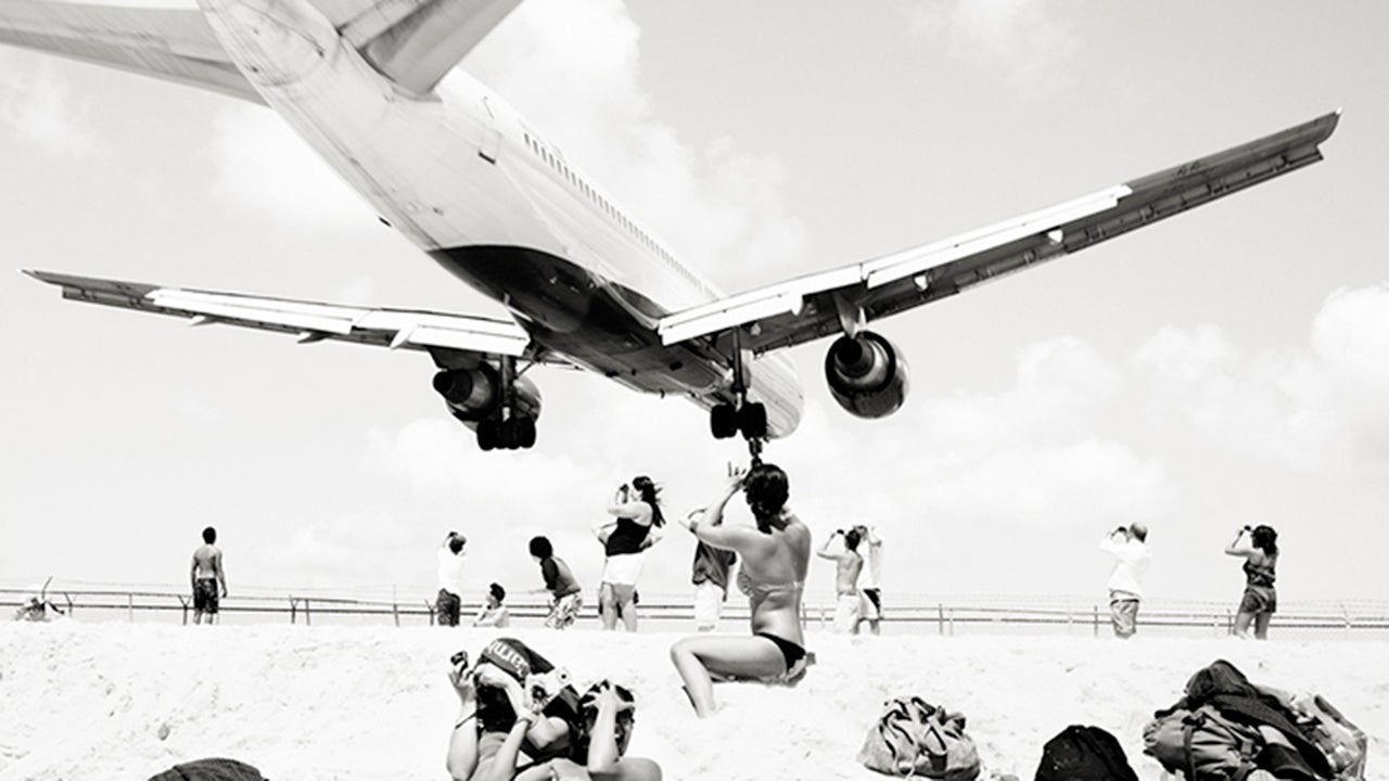Scary Runway Forces Planes to Land Close to Beach (PHOTOS) | The ...