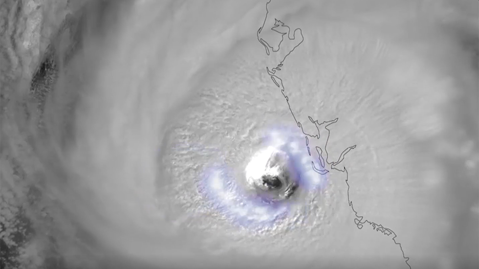Incredible Amount Of Lightning In The Eyewall Of Hurricane Ian - Videos ...