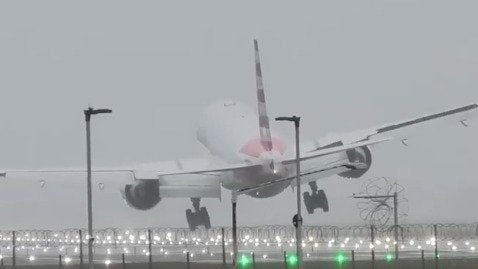 Plane Does Major Battle With Strong Winds - Videos from The Weather Channel