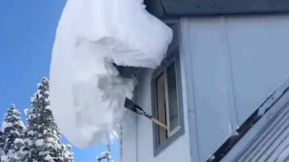 Now That's How You Clear Off a Snowy Roof - Videos from The Weather Channel