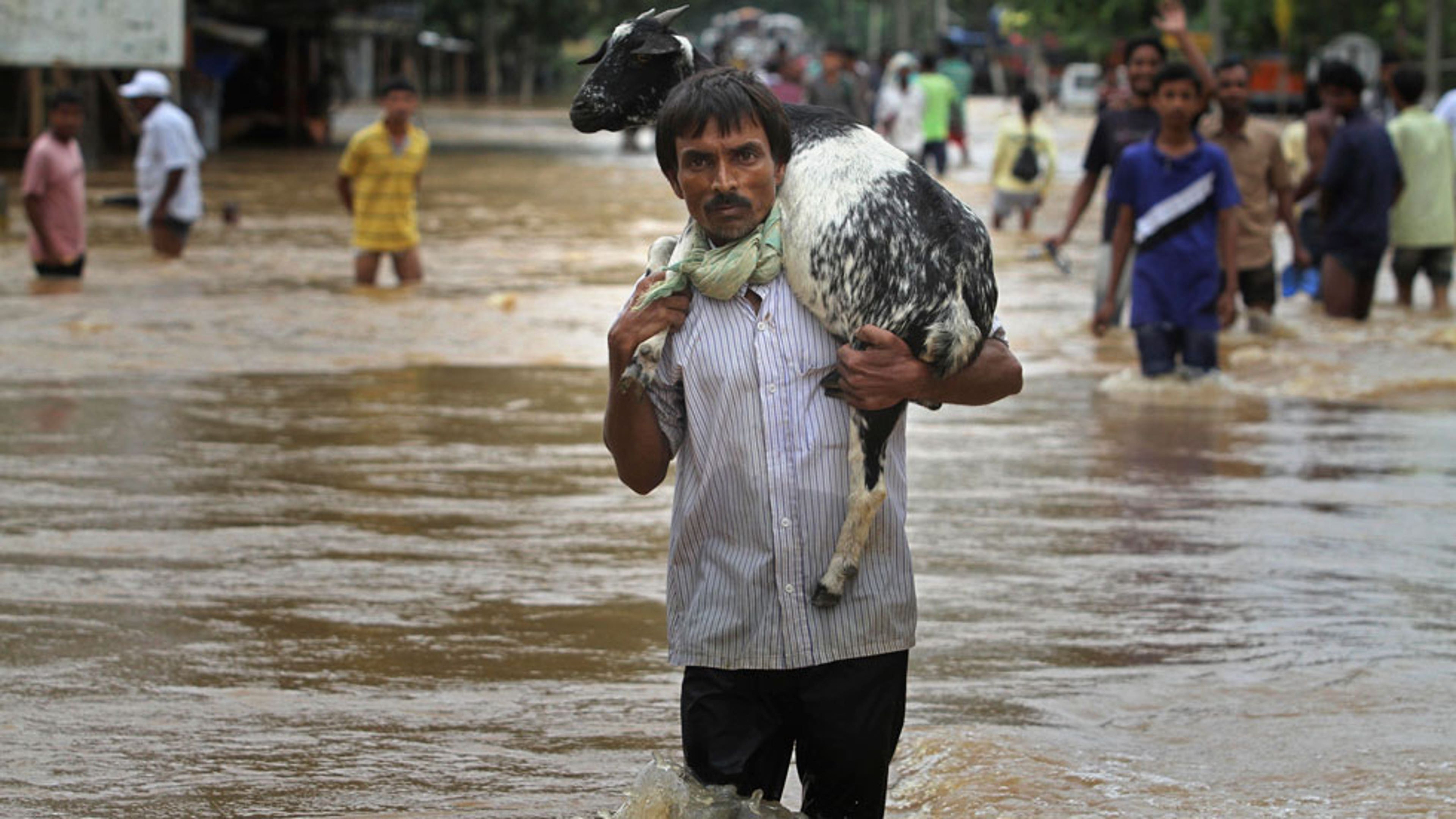 PHOTOS: Terrifying Scenes from Pakistan, India Flooding | The Weather ...