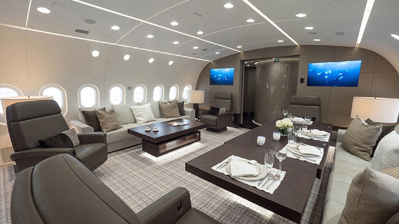 Dream Jet Is the World's First Dreamliner Turned Into a Private Plane ...