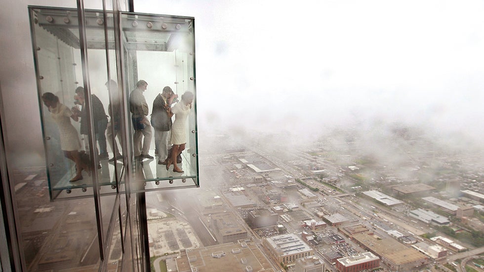 Cracks Appear On Ledge at Willis Tower in Chicago During Tourists ...
