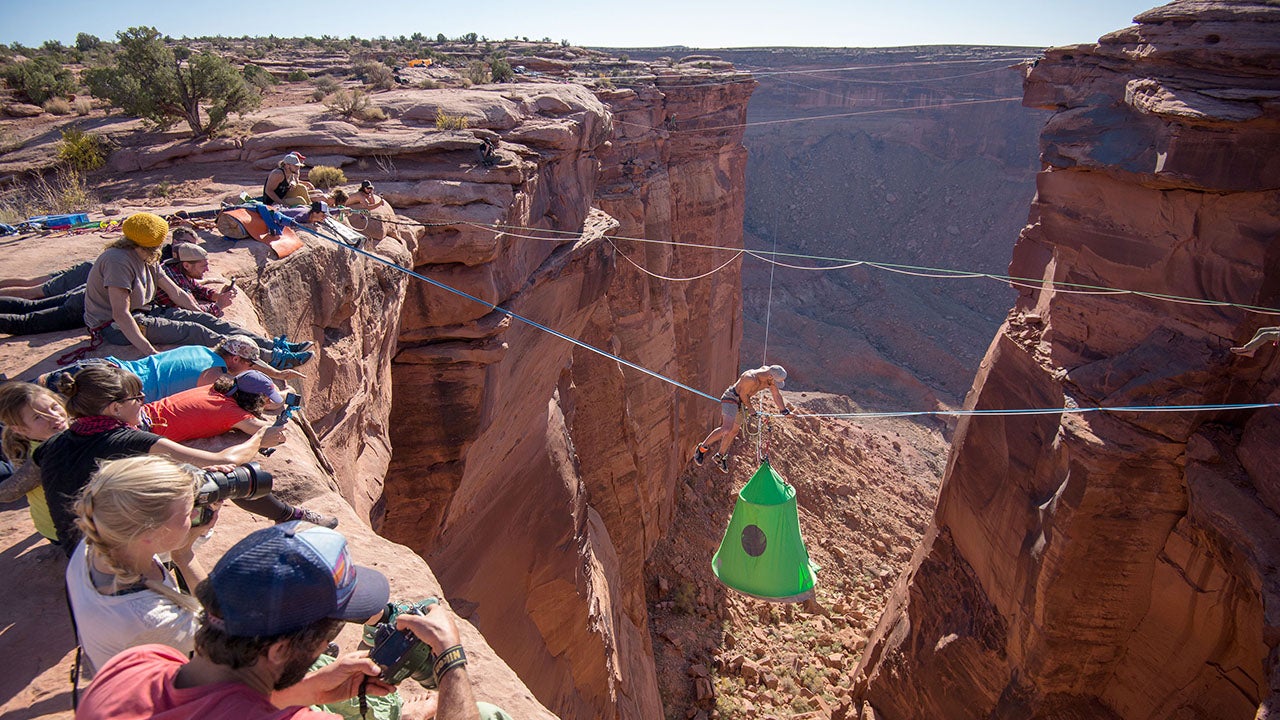 Extreme Camping: Daredevils Swing Above Canyon in Tiny Tent (PHOTOS ...