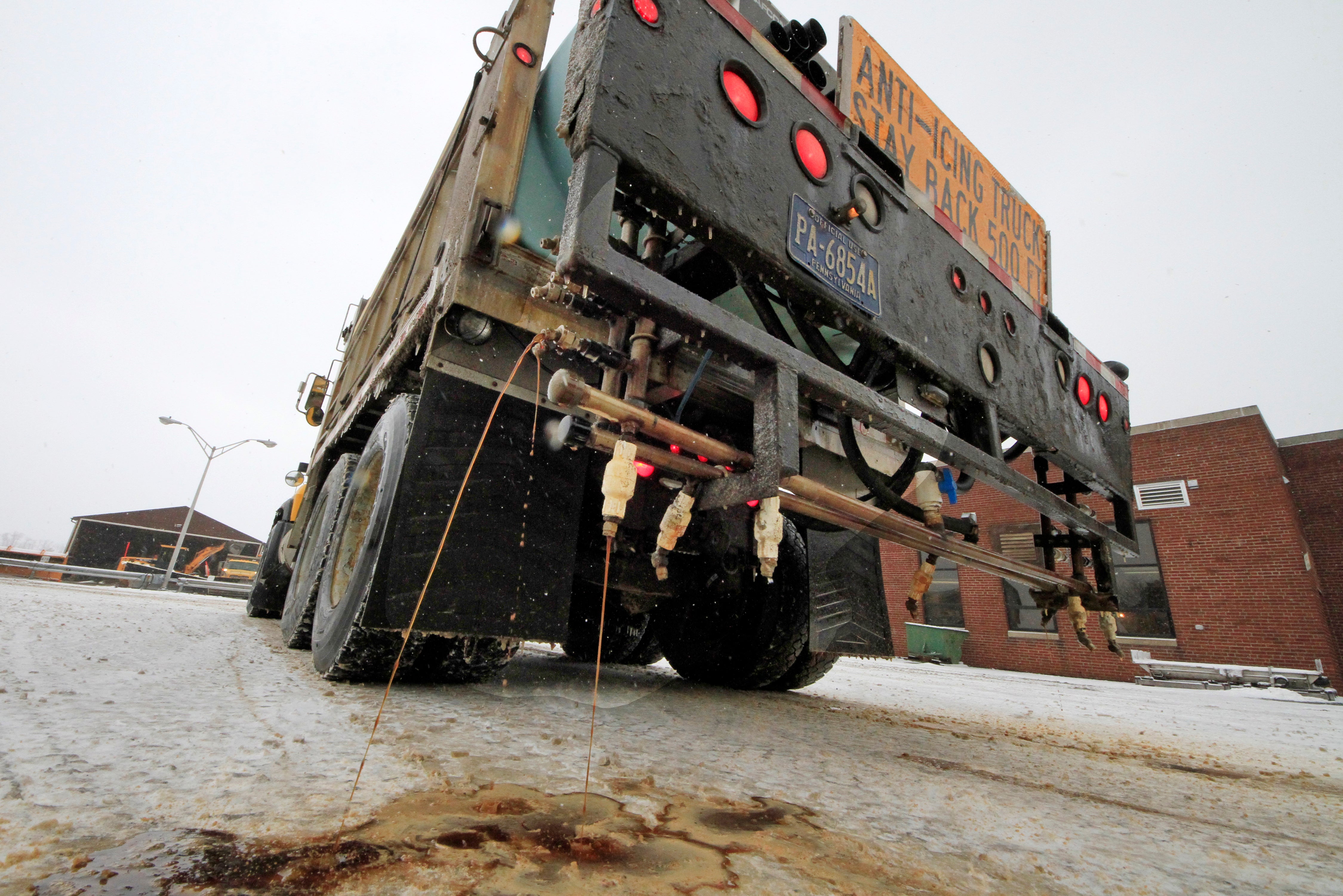 Beet Juice, Molasses and Cheese Brine Used to Treat Icy Roadways ...