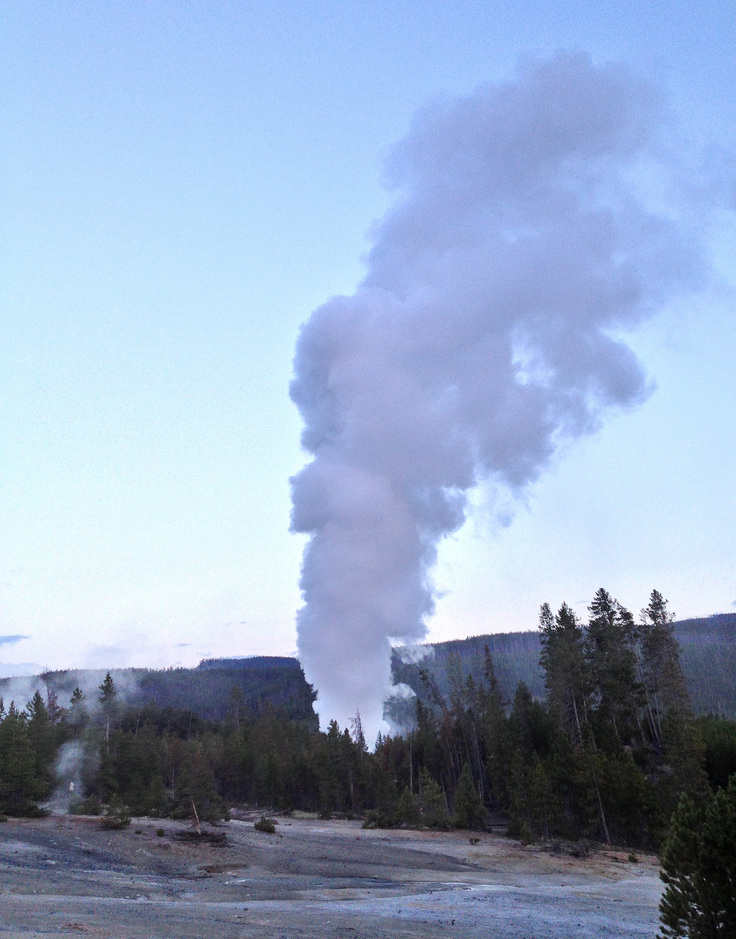 Yellowstone's Steamboat Geyser Erupts | Weather.com