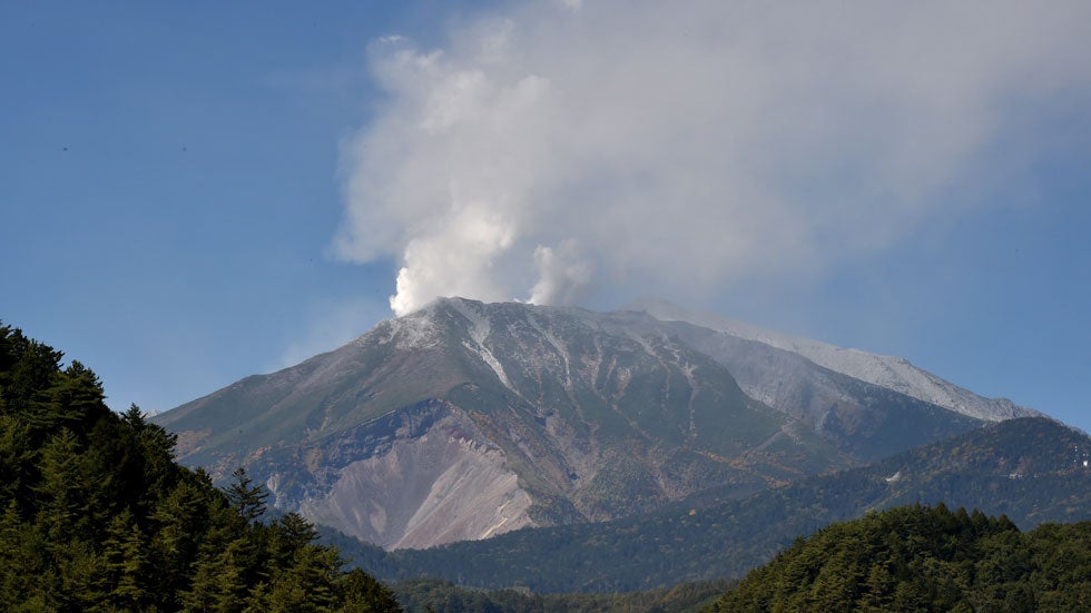 Japan's Mount Ontake Volcano: Search Operation Resumes Thursday Amid ...