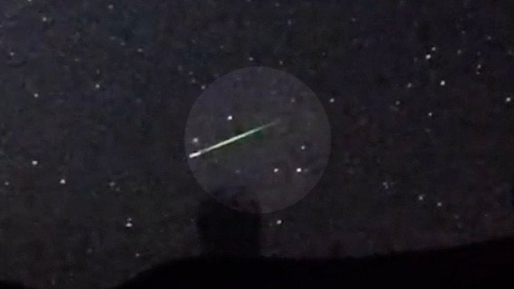 Bizarre Meteor Shower Seen Over Hawaii - Videos from The Weather Channel