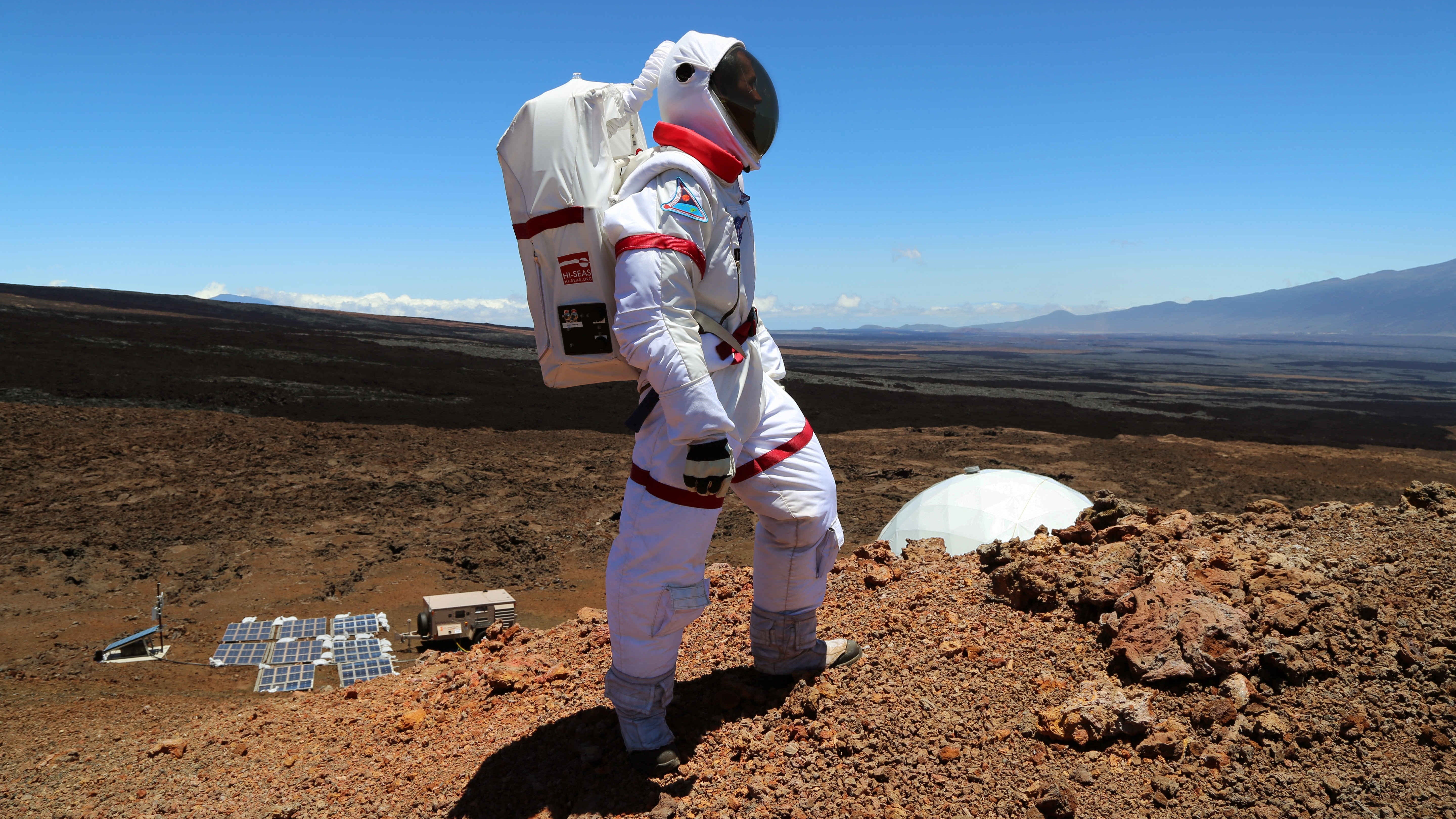 Mars Food Researchers Emerge From NASA's Simulated Martian Base In ...