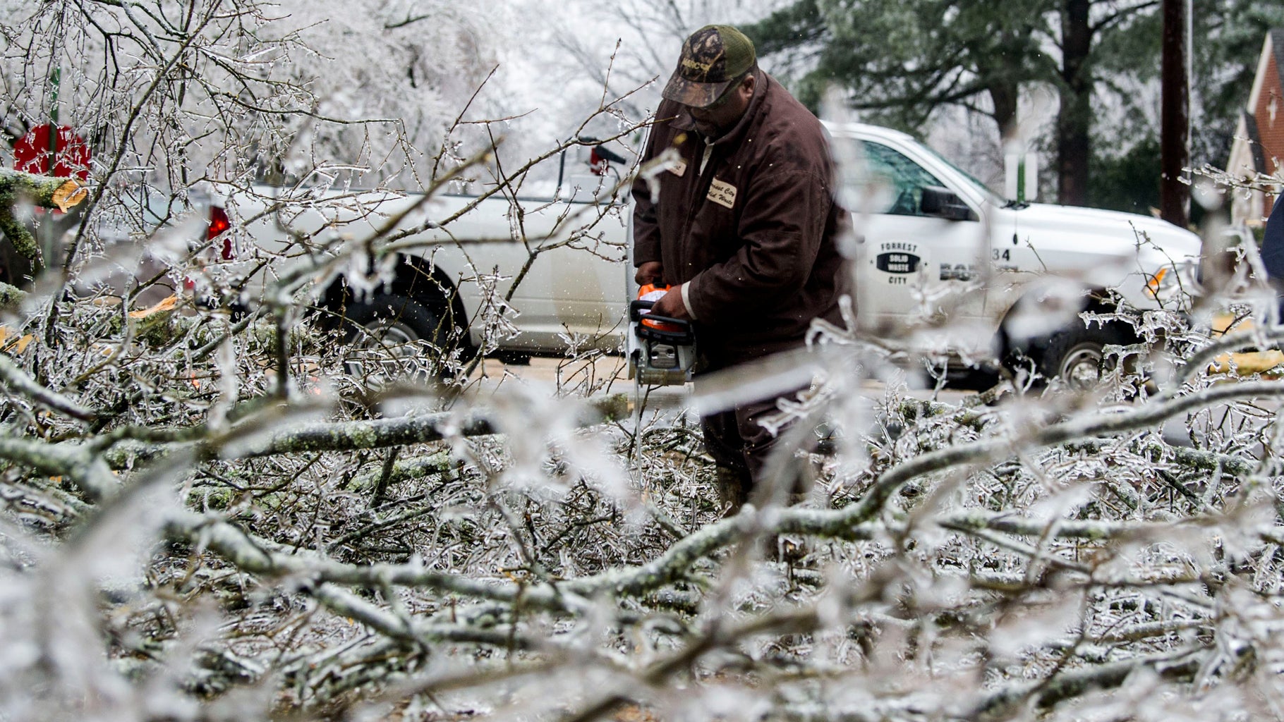 At Least Six People Killed on Icy Roads During Winter Storm Oaklee ...
