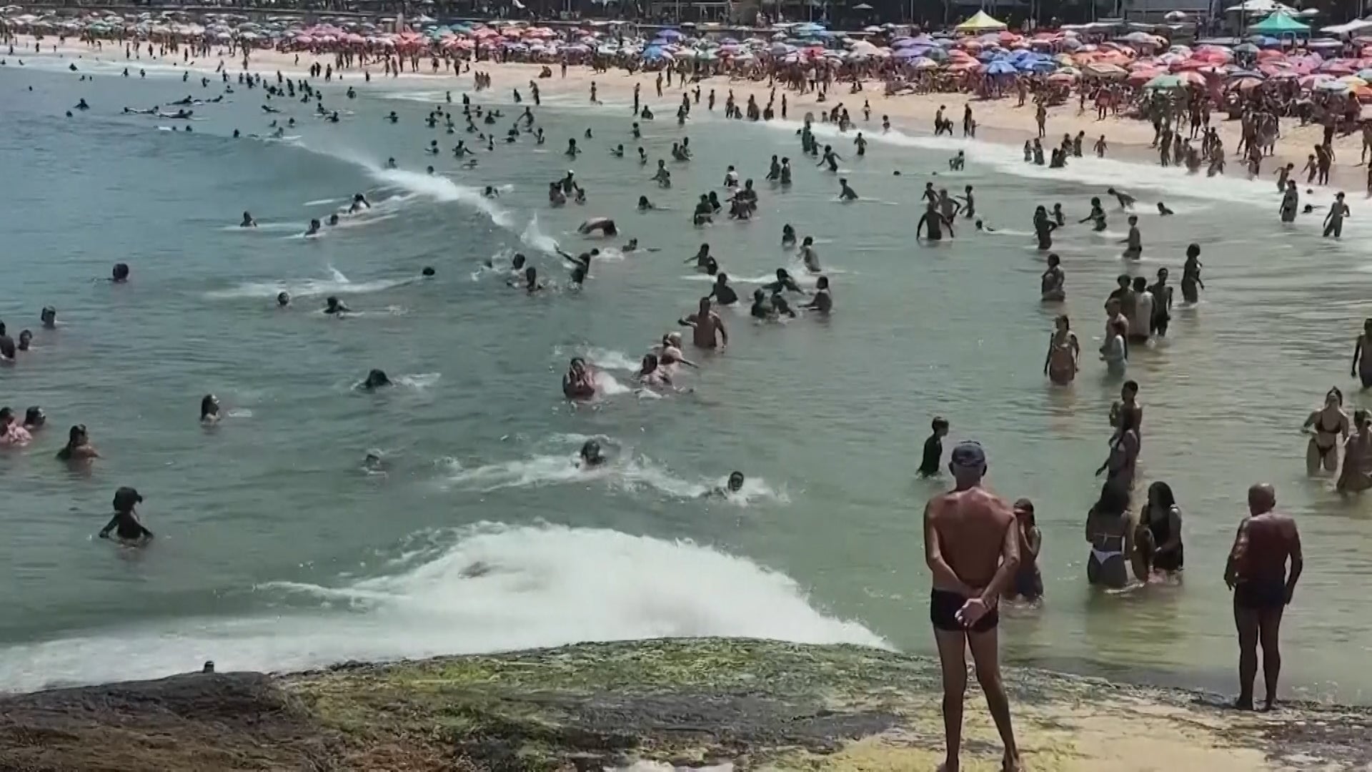Brazil’s Capital City Swelters During Heat Wave - Videos from The ...