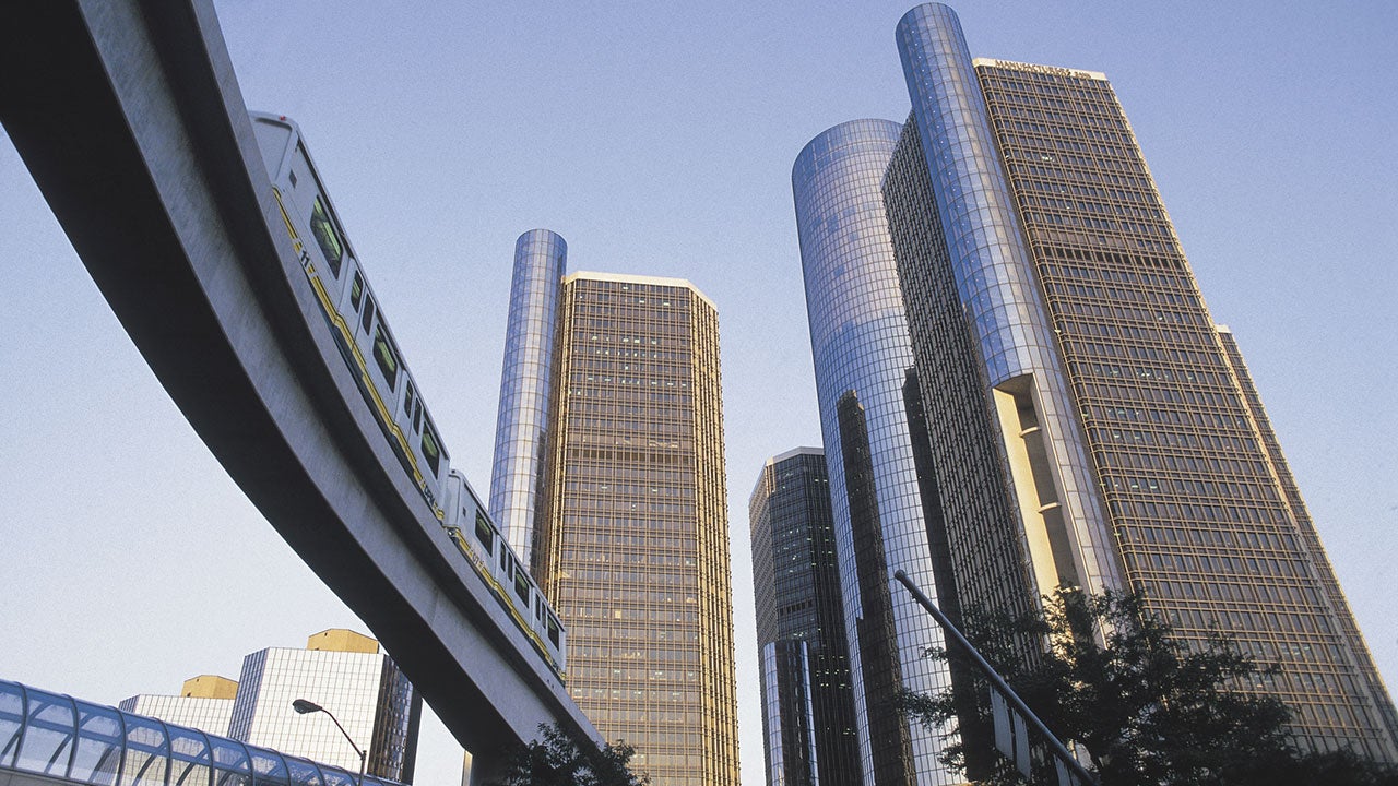 Detroit Power Outage Forces Evacuated Workers Outdoors In Near-Freezing ...