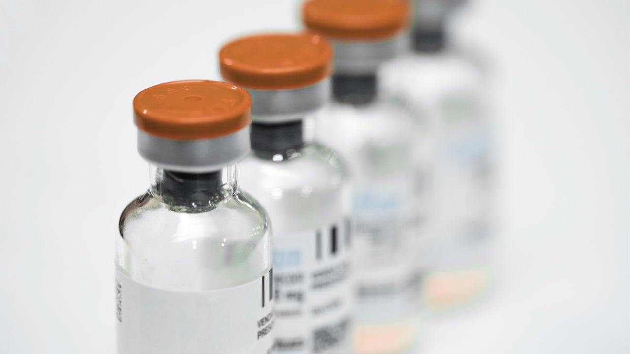 Here’s What to Know About the Universal Flu Vaccines Being Studied ...