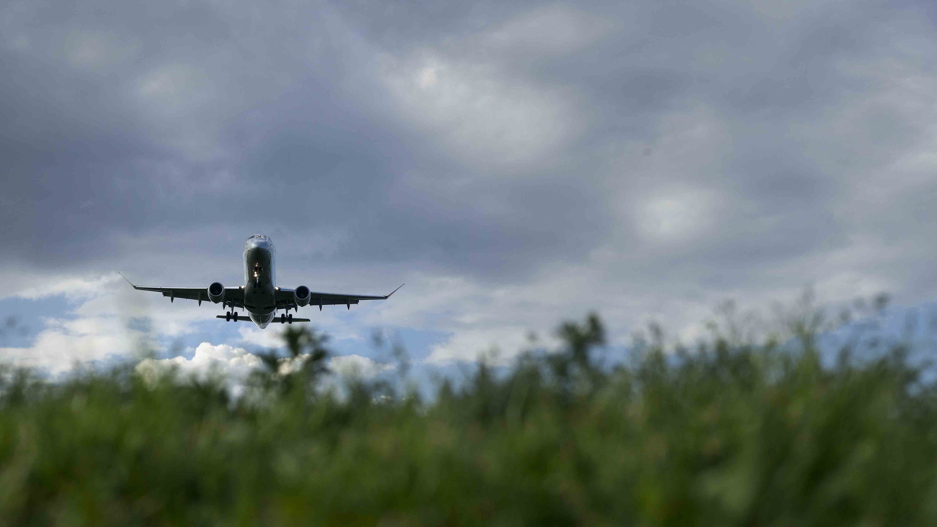 Climate Change is Making it Harder for Planes to Get in the Air, New ...