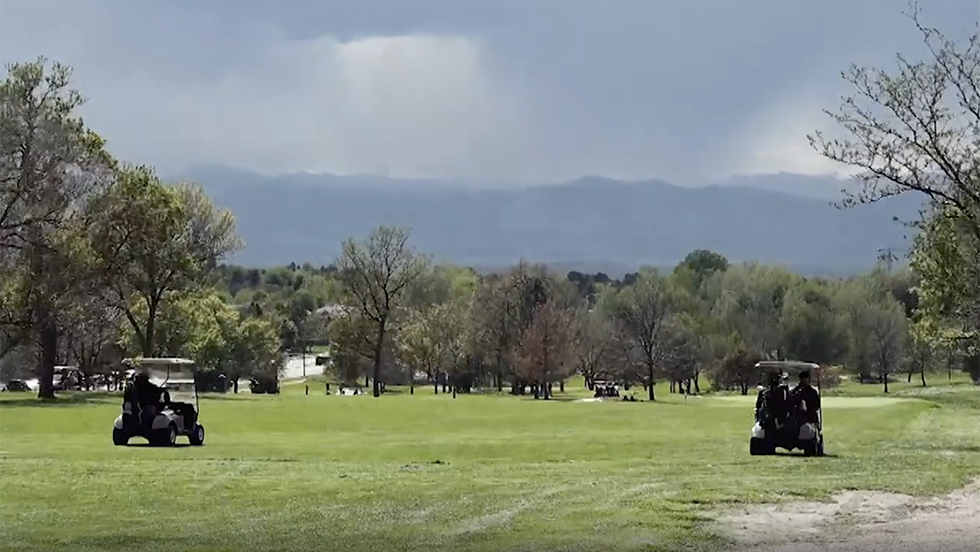 How Golfers Stay Safe From Lightning - Videos from The Weather Channel