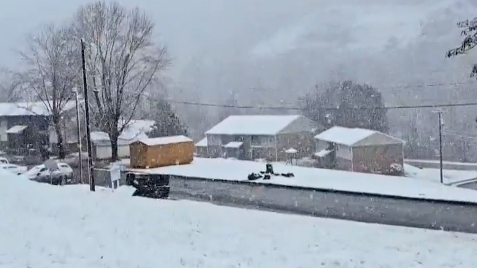 Snow Brings ‘Christmas Vibes’ To Eastern Kentucky - Videos from The ...