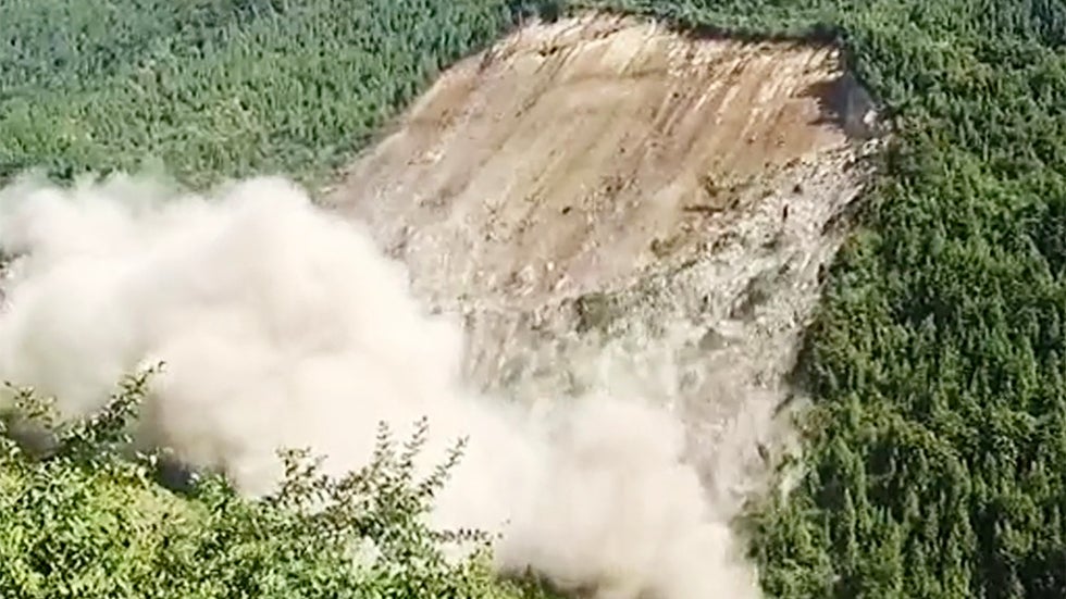 Huge Section of Mountain Collapses in China - Videos from The Weather ...