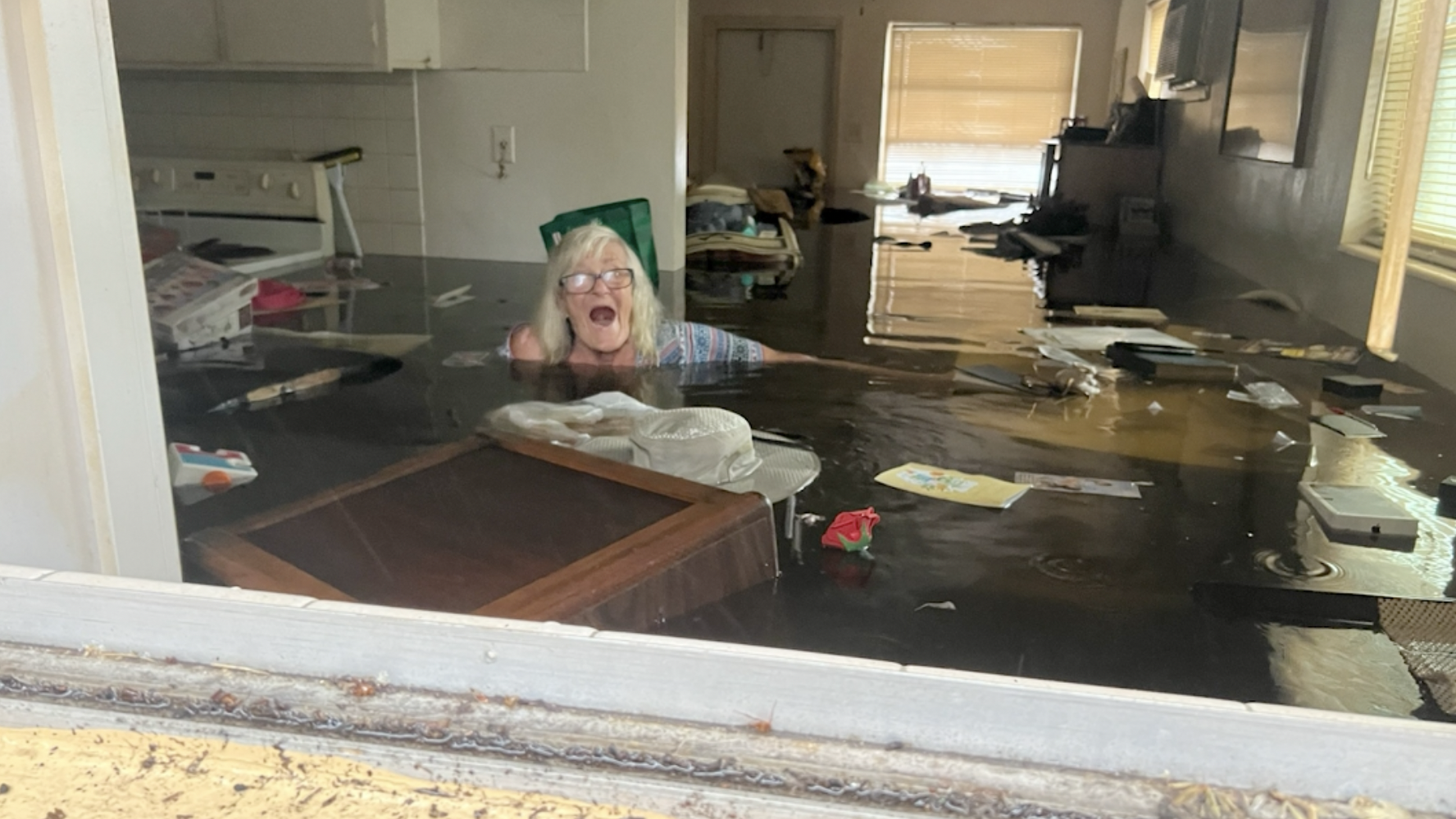 Man Swims Half Mile To Save His Mom From Hurricane Ian In Florida | The ...