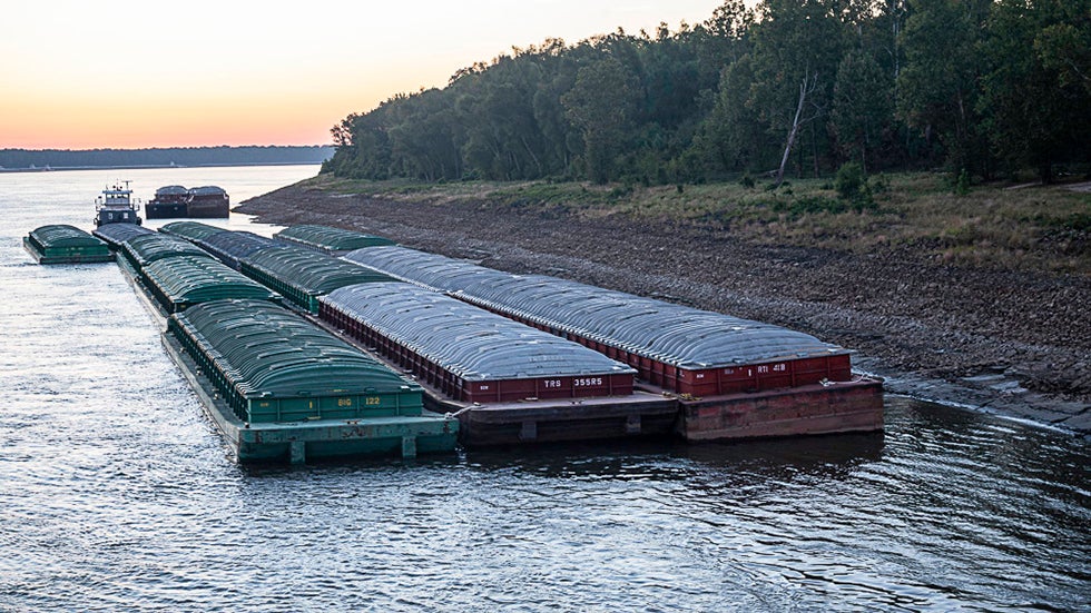 Impacts Of Mississippi River's Low Water Levels Reach Far Beyond Barge ...