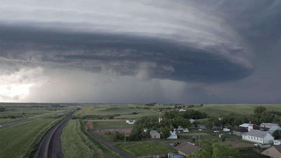 Hidden Details In Amazing Shelf Cloud - Videos from The Weather Channel
