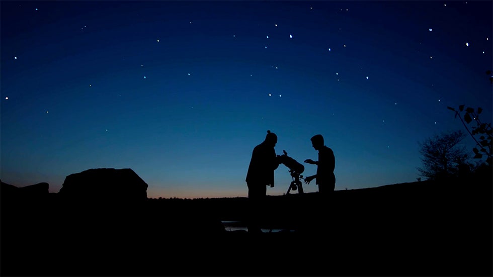 Heavy Snow Pushes Through Window - Videos from The Weather Channel