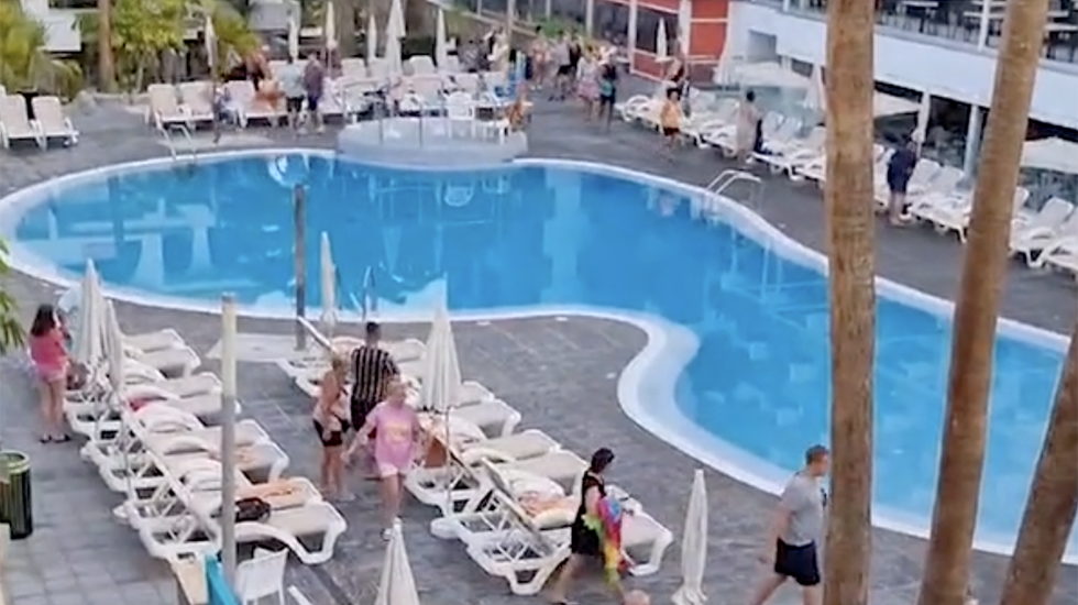 Wardrobe Fail Is Los Angeles Meteorologist Liberté Chan's Nightmare ...