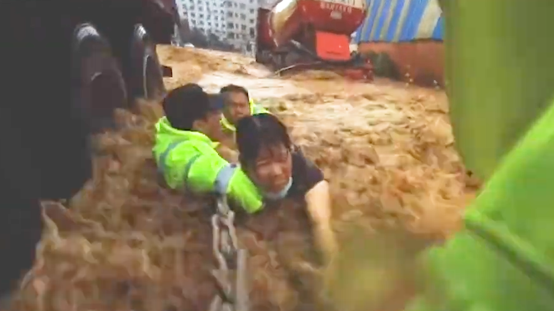 Police Form Human Chain During Flood Rescue - Videos from The Weather ...