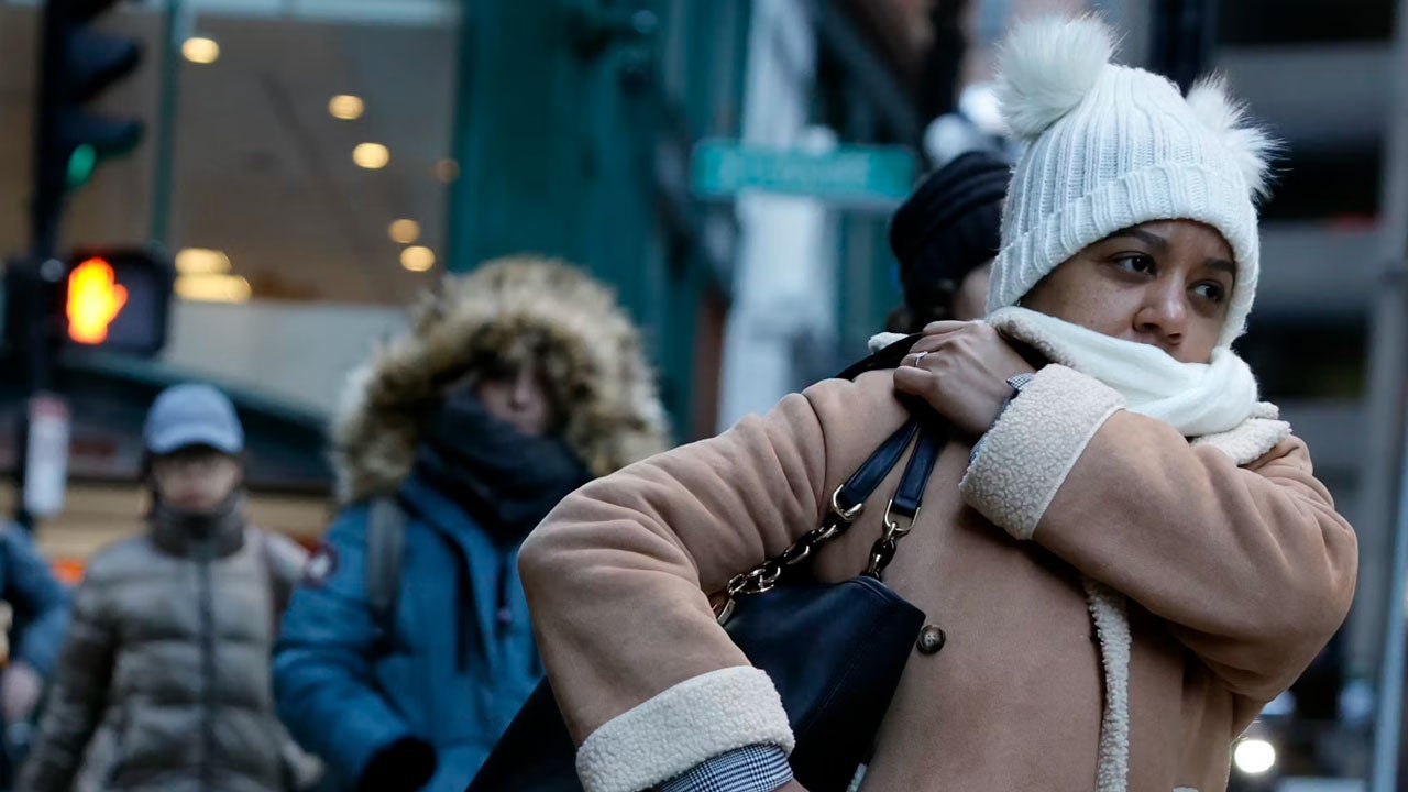 How the polar vortex and warm ocean are intensifying a major US winter ...