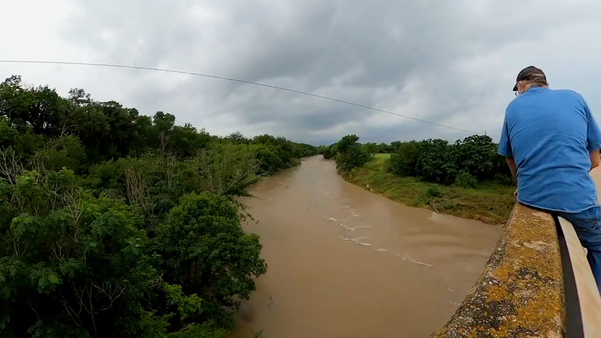 Central Texas River Rises 30 Feet In Hours (Again) - Videos from The ...