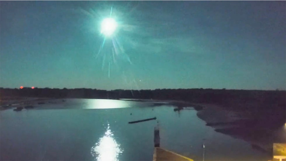 Rotating Supercells Resemble a 'Mothership' (PHOTOS) | The Weather ...