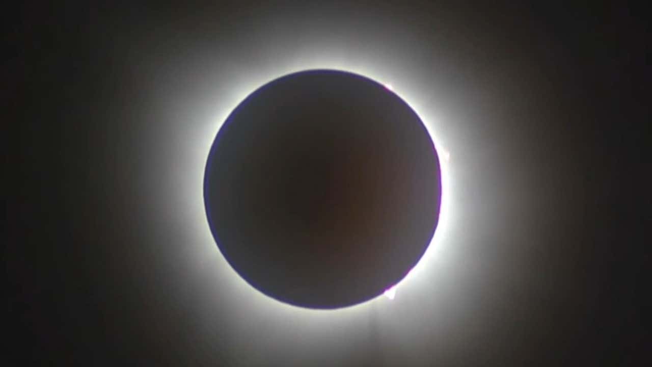 Total Solar Eclipse Creates Incredible Show - Videos from The Weather ...