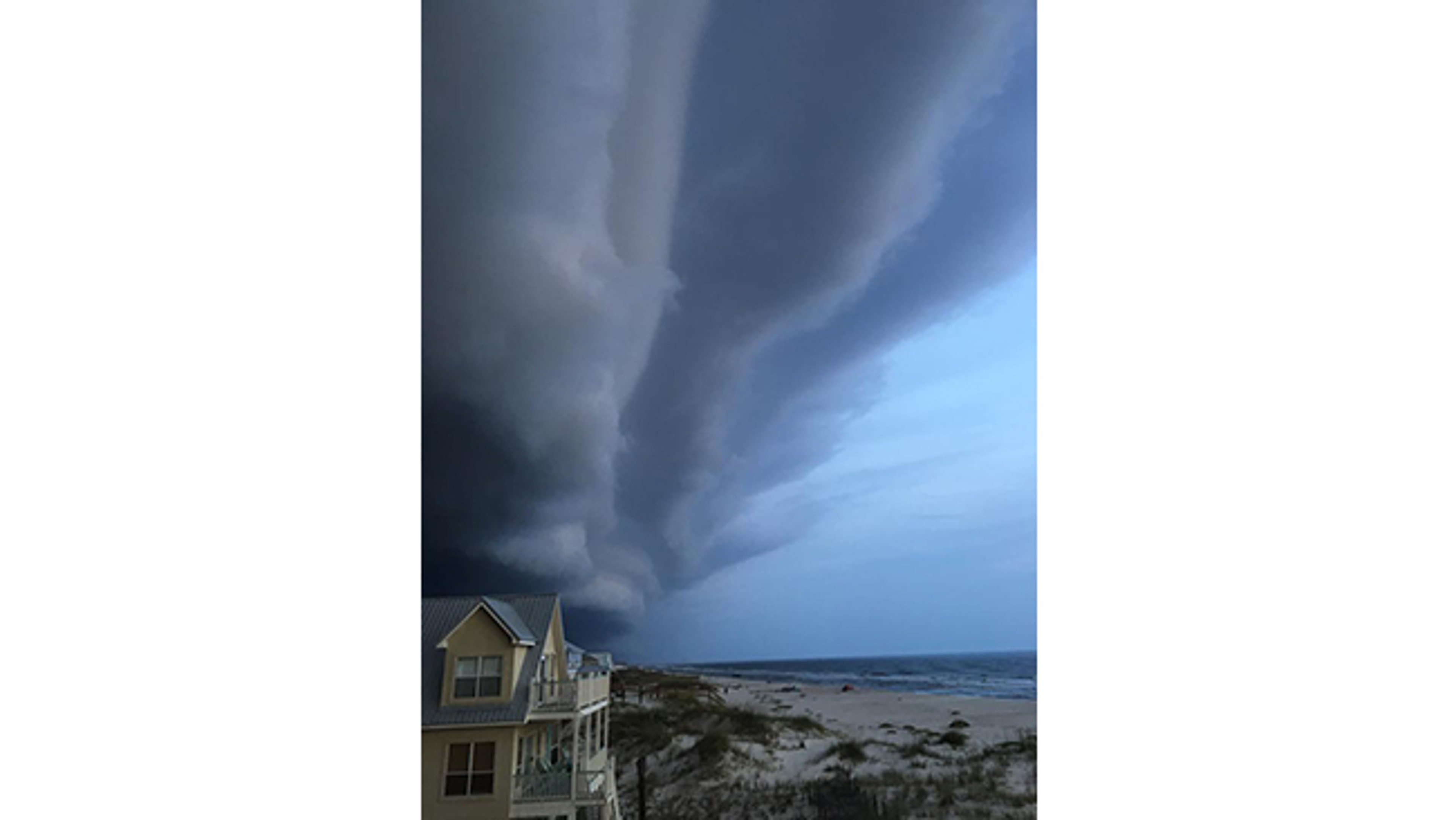 Incredible Shelf Cloud Wows Beachgoers on the Alabama Coast | The ...