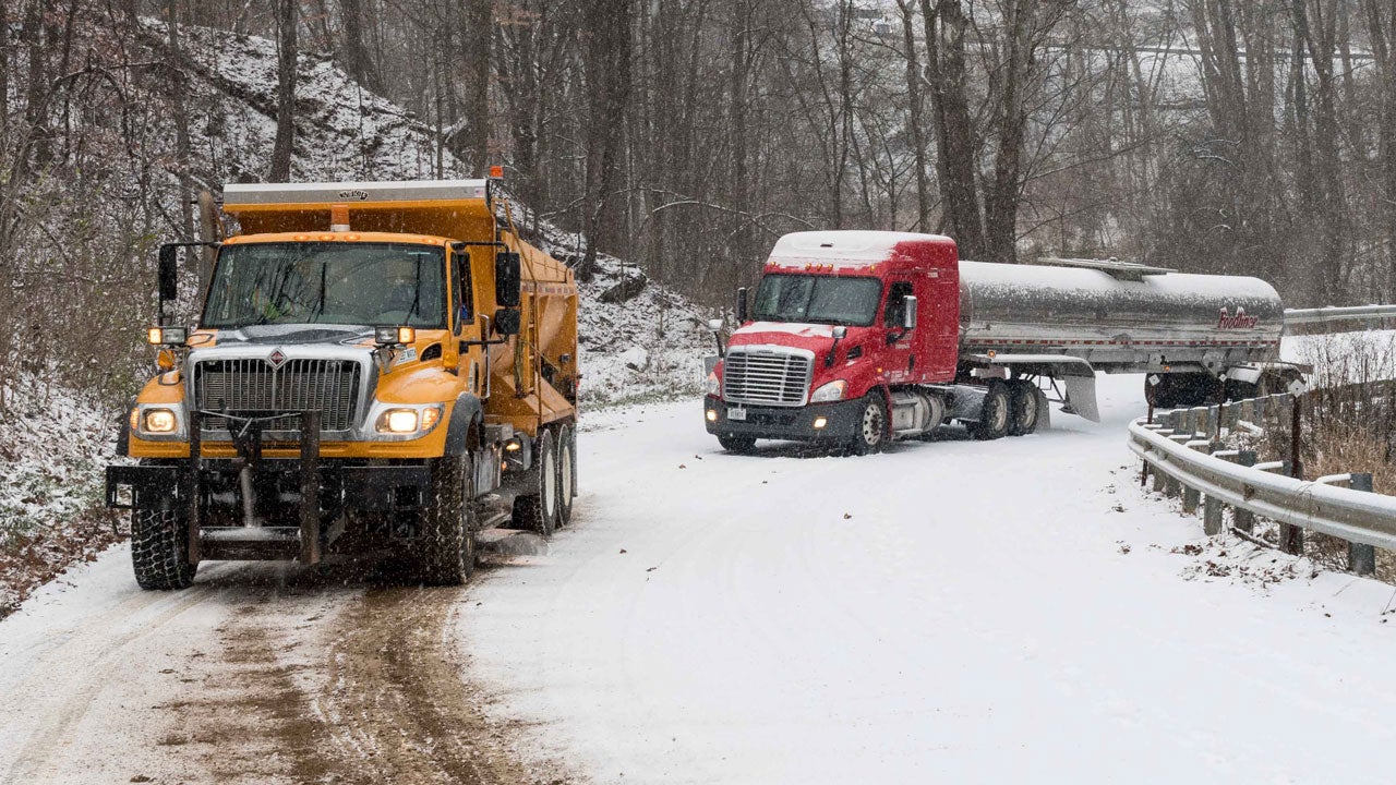 Slippery Roads Trigger 30+ Car Pileup in Michigan as Snow Falls in ...
