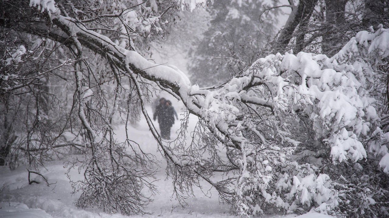 At Least One Dead as Heavy Snow, Freezing Rain Batters Russia | Weather.com