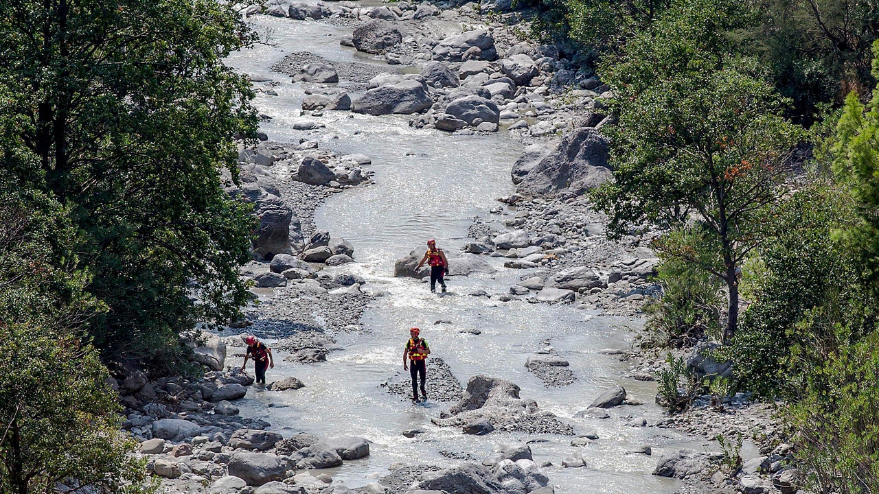 10 Hikers Dead, 3 Missing After Flash Flood Hits Gorge in Calabria ...