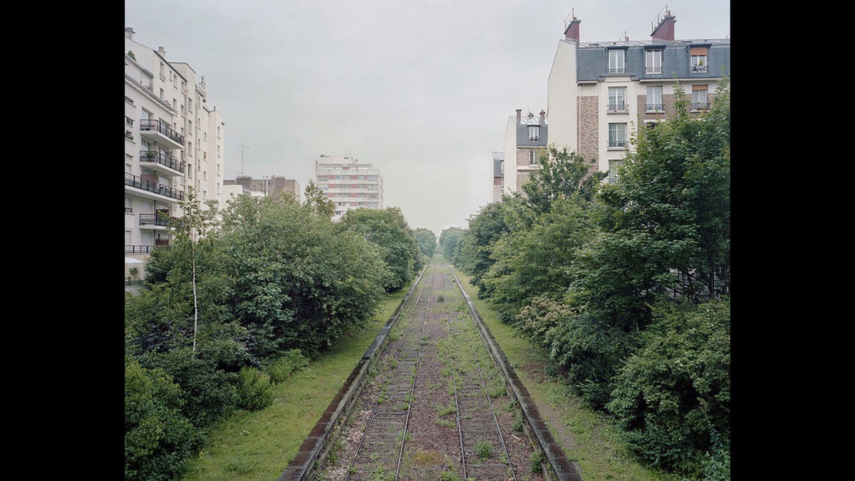 A Look at a Desolate 160-Year-Old Parisian Railway (PHOTOS) | The ...