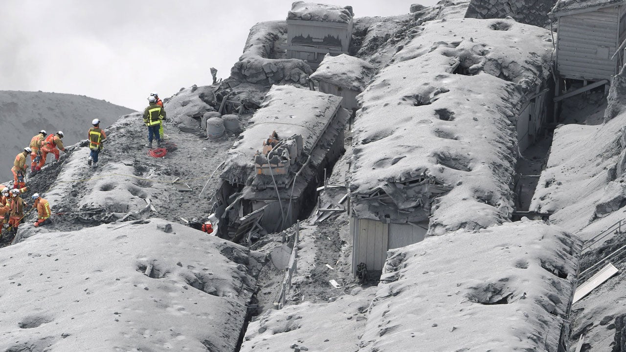 Japan's Mount Ontake Eruption: Three More Bodies Found in the Ash ...