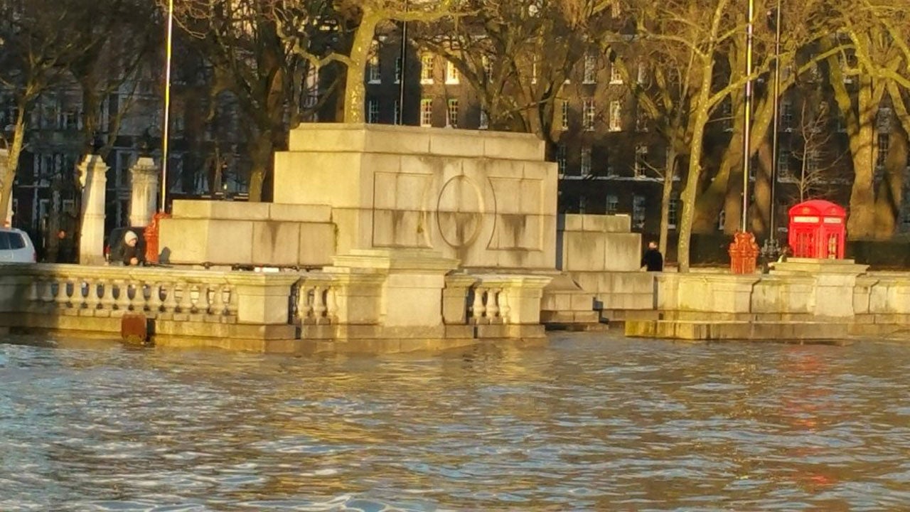 Flooding of London's River Thames Prompts First Barrier Closure This ...