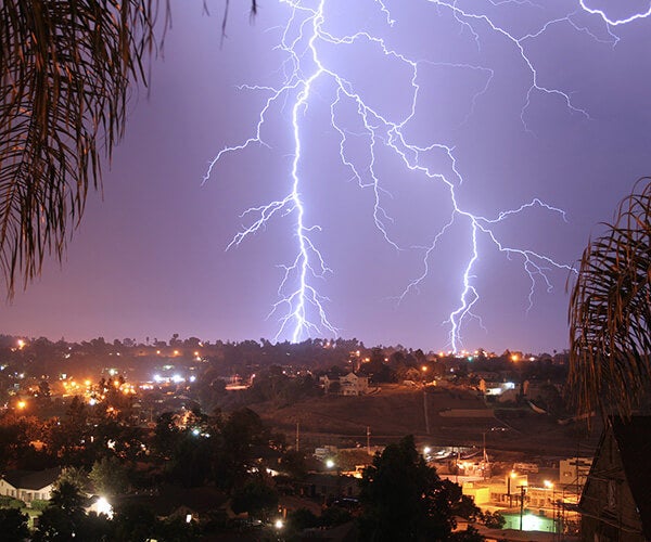Lightning Deaths Traditionally Peak In July: What You Need To Know To ...