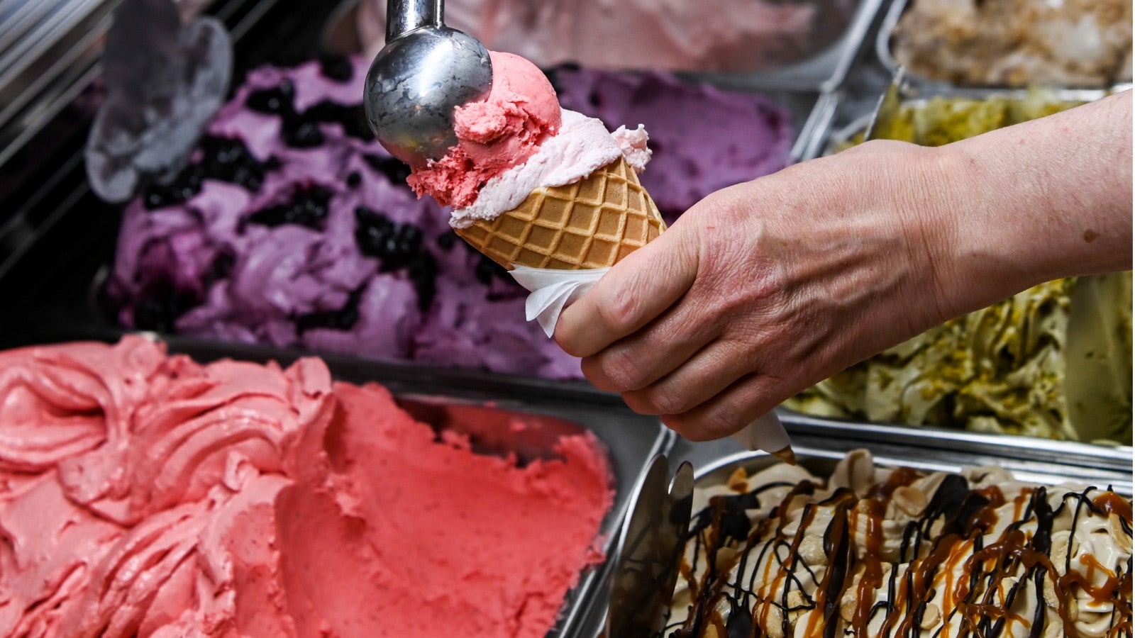 Ist Eis zu teuer? Kugelpreise entfachen Frust | Weather.com