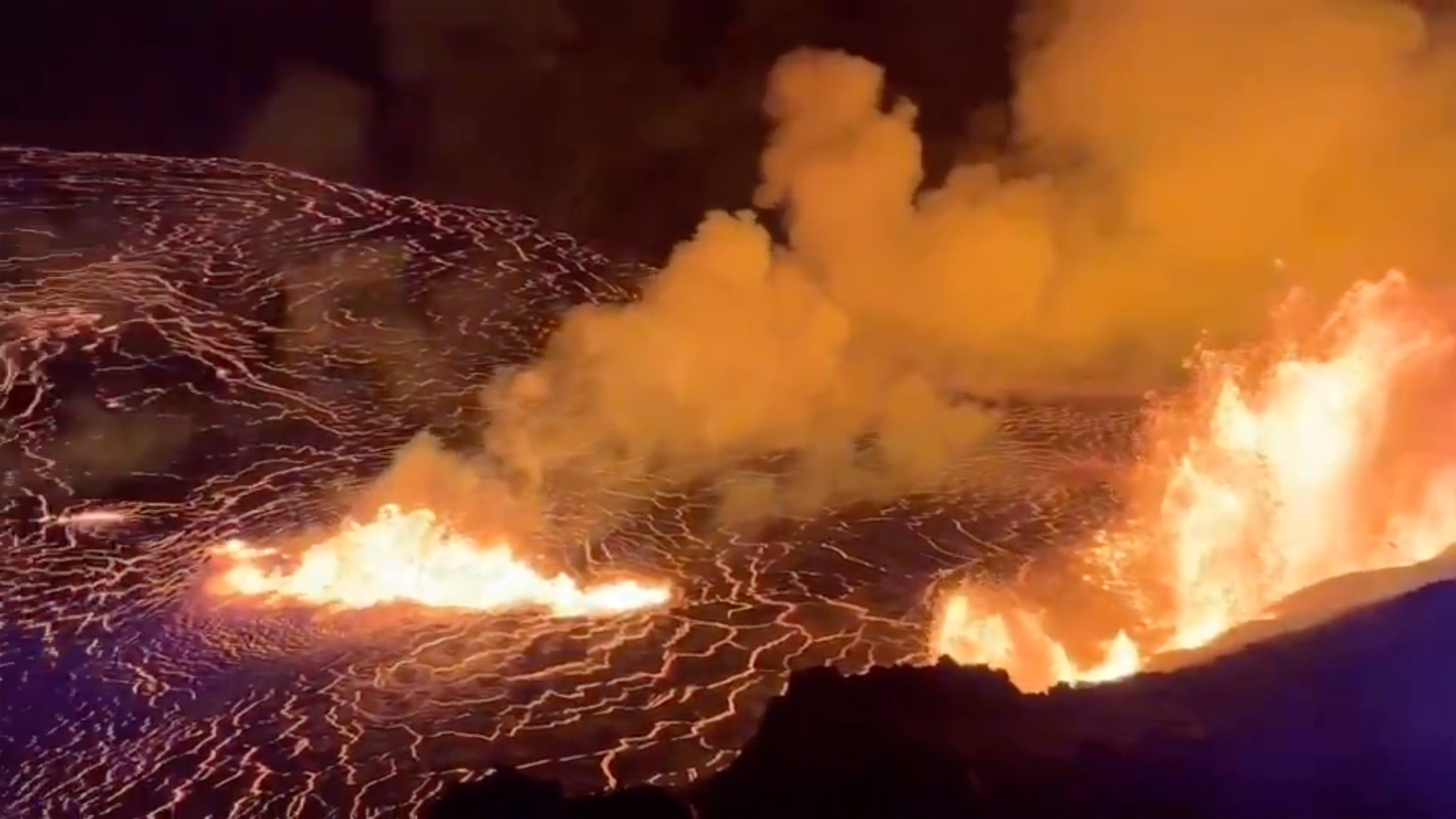 Vulkan Kilauea auf Hawaii spuckt wieder Lava | Weather.com