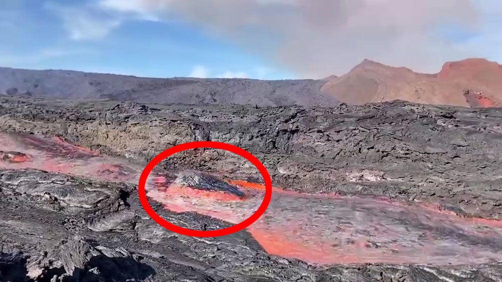 Lava-Boot rast den Strom hinunter - Videos from The Weather Channel
