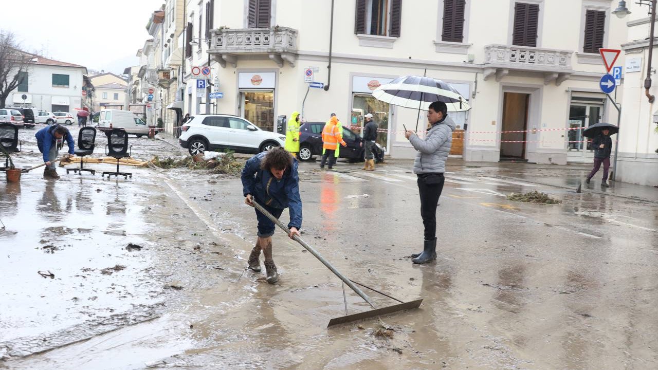 Unwetter: "Mauer aus Wasser" flutet Italien | Weather.com