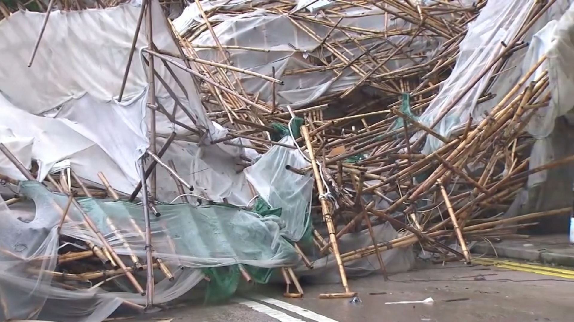 Storm Causes Deadly Scaffolding Collapse in Hong Kong - Videos from The ...