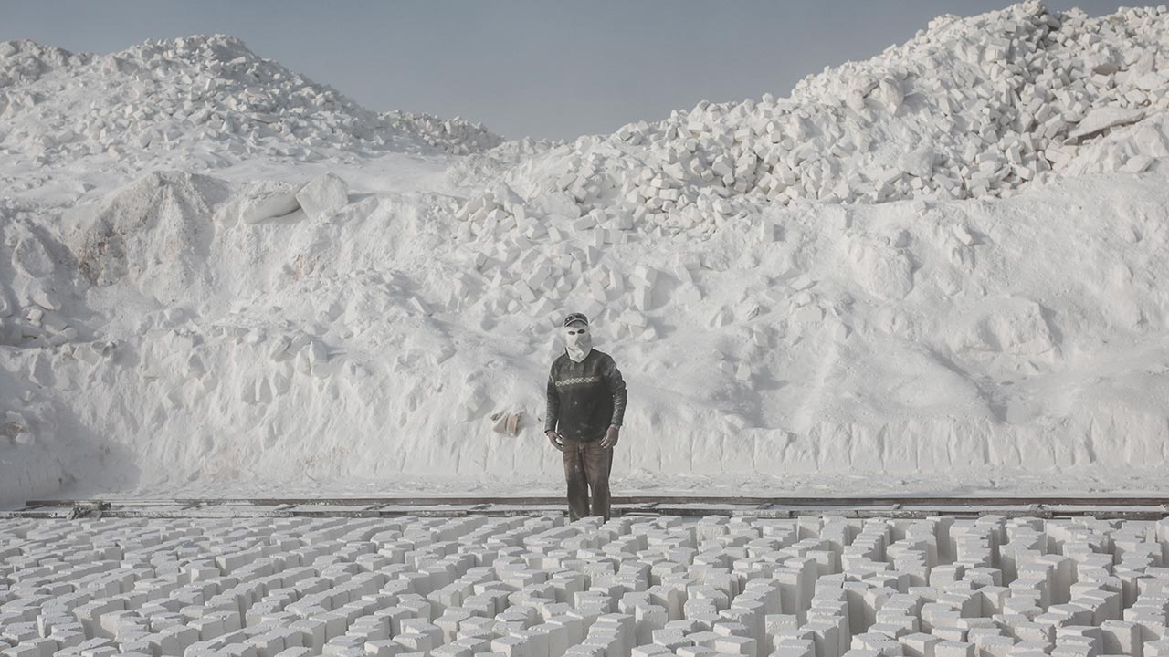 Limestone Pits Look Like Snow in the Egyptian Desert (PHOTOS) | The ...